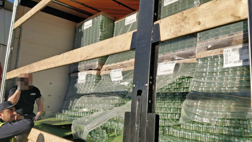 Glastransport kalvade vid polisens kontrollplats - Tidningen PROFFS ...