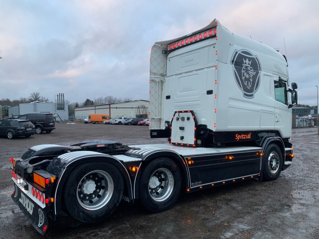 Scanian med ”extra allt” - Tidningen PROFFS - En Riktig Lastbilstidning