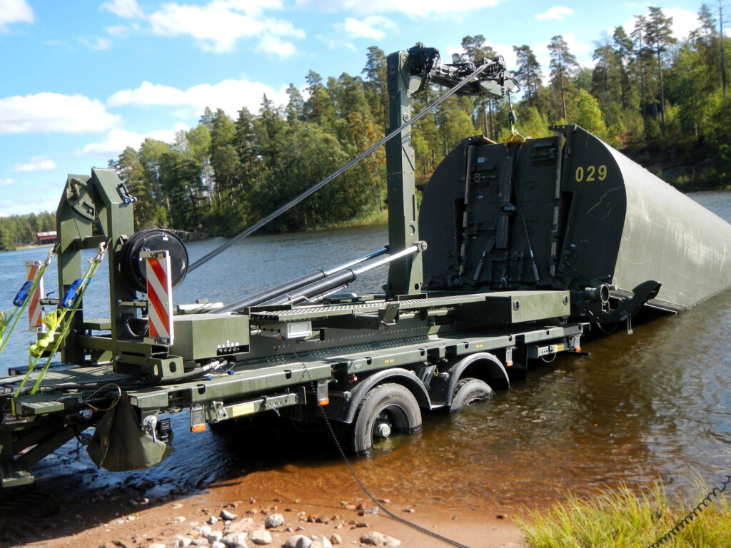 Halvmiljardaffär för JOAB när Försvarsmakten satsar på ny broläggare ...